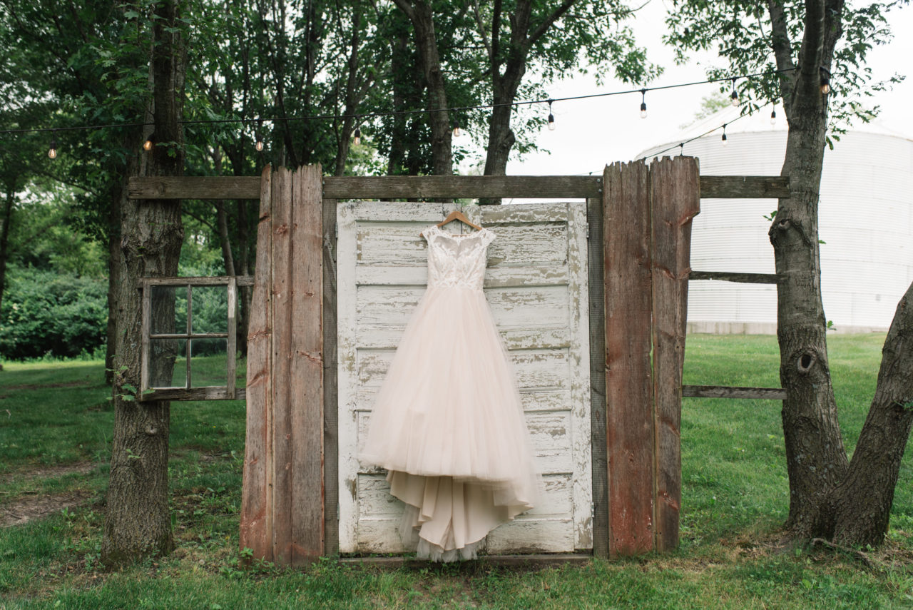 Des Moines Wedding | Barnes Place Wedding Venue | Lauren + Matt ...